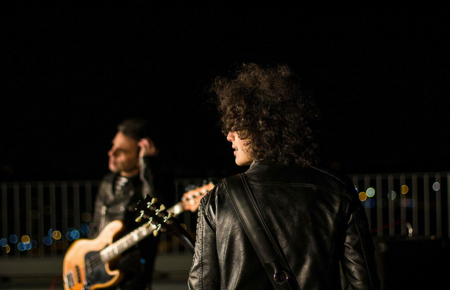 Heavy Sky'dan kara plak destekli bir ilk albüm - DeliKasap